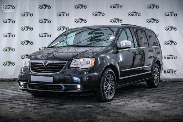Lancia Voyager 2015 in Kaunas, with an engine capacity of 2.80 L and mileage of 276 thousand km for 8390 €, photo 1 on AUTOMOTO.COM.LV
