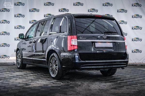 Lancia Voyager 2015 in Kaunas, with an engine capacity of 2.80 L and mileage of 276 thousand km for 8390 €, photo 4 on AUTOMOTO.COM.LV