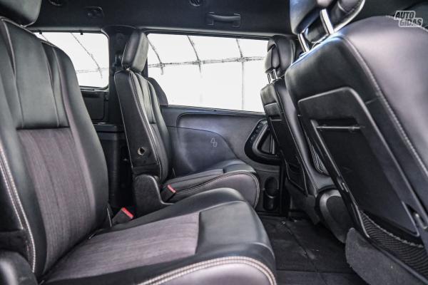 Lancia Voyager 2015 in Kaunas, with an engine capacity of 2.80 L and mileage of 276 thousand km for 8390 €, photo 10 on AUTOMOTO.COM.LV
