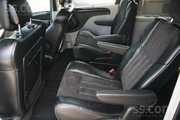 Lancia Voyager 2015 in Tukums, with an engine capacity of 2.80 L and mileage of 0 thousand km for 12200 €, photo 10 on AUTOMOTO.COM.LV