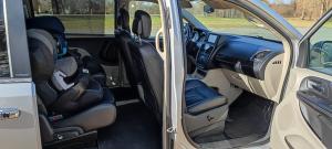 Lancia Voyager 2011 in Turi, with an engine capacity of 0.00 L and mileage of 320 thousand km for 6700 €, photo 6 on AUTOMOTO.COM.LV