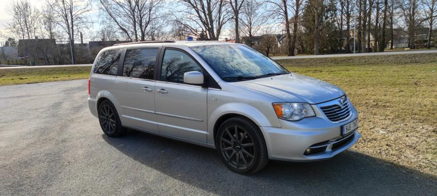 Lancia Voyager 2011 in Turi, with an engine capacity of 0.00 L and mileage of 320 thousand km for 6700 €, photo 13 on AUTOMOTO.COM.LV