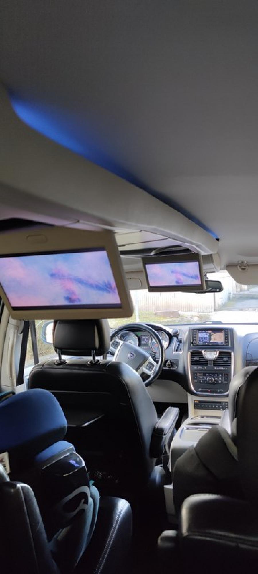 Lancia Voyager 2011 in Turi, with an engine capacity of 0.00 L and mileage of 320 thousand km for 6700 €, photo 18 on AUTOMOTO.COM.LV