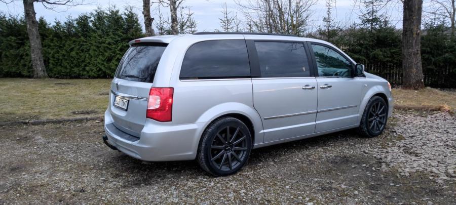 Lancia Voyager 2011 in Turi, with an engine capacity of 0.00 L and mileage of 320 thousand km for 6700 €, photo 20 on AUTOMOTO.COM.LV