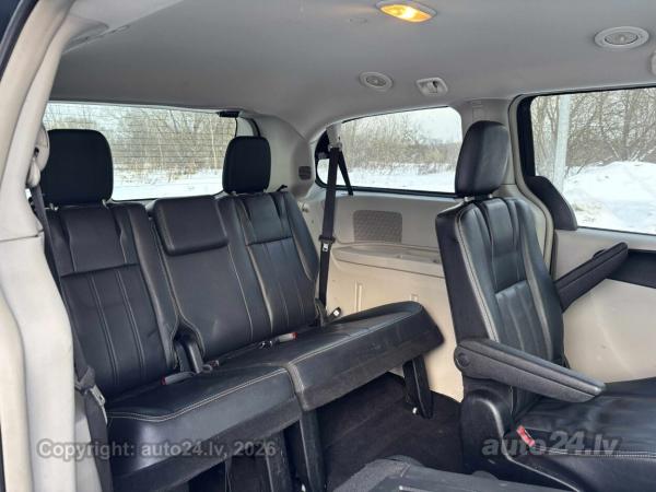 Lancia Voyager 2012 Narva, ar dzinēja tilpumu 2.80 L un nobraukumu 274 tūkst. km par 4900 €, foto 7 vietnē AUTOMOTO.COM.LV