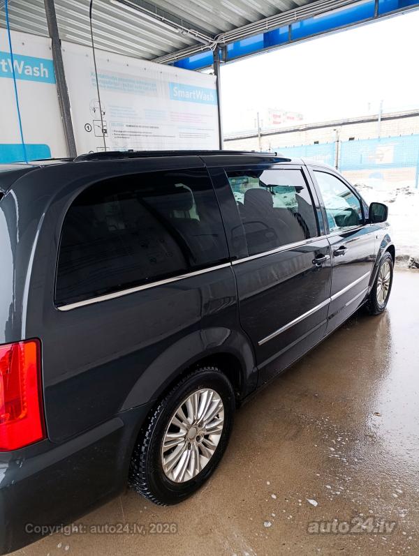 Lancia Voyager 2012 Tallina, ar dzinēja tilpumu 2.80 L un nobraukumu 0 tūkst. km par 6200 €, foto 2 vietnē AUTOMOTO.COM.LV