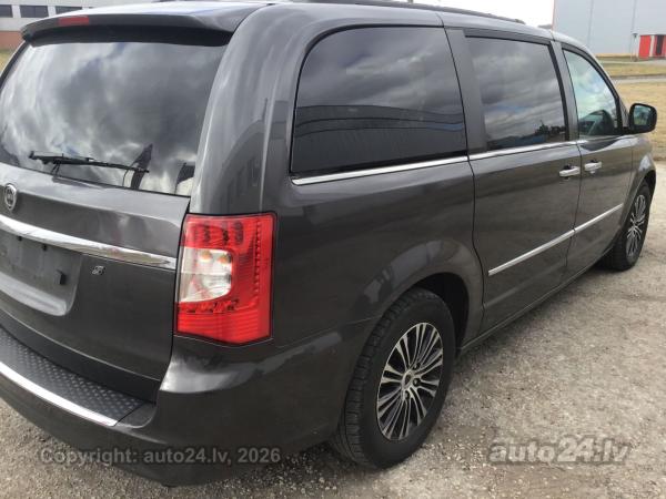 Lancia Voyager 2015 Tartu, ar dzinēja tilpumu 2.78 L un nobraukumu 0 tūkst. km par 7990 €, foto 6 vietnē AUTOMOTO.COM.LV