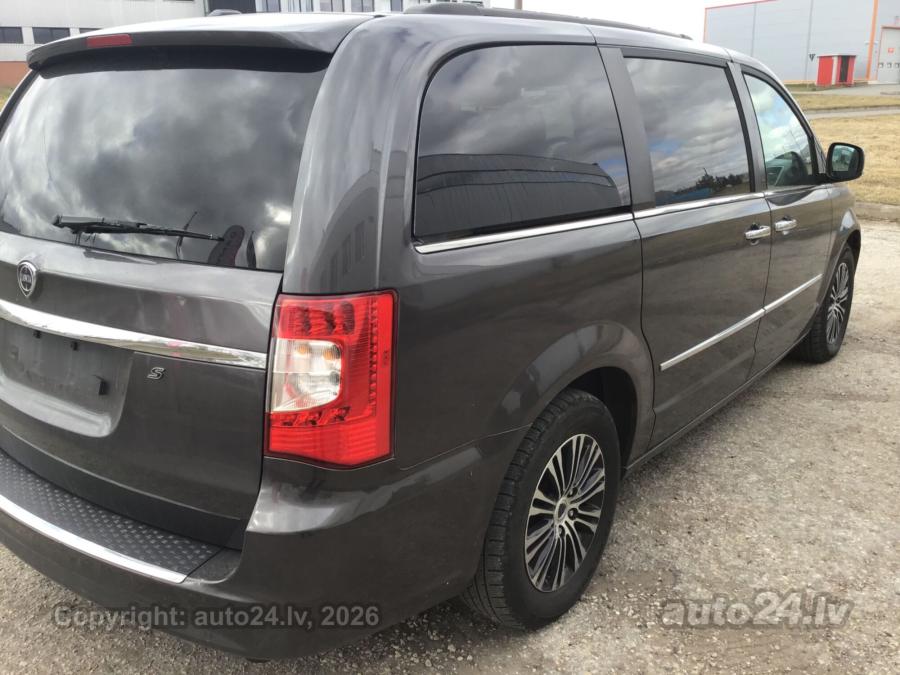 Лянча Voyager 2015 в Тарту, объемом двигателя 2.78 л и пробегом 0 тыс. км за 7990 €, фото 5 на AUTOMOTO.COM.LV