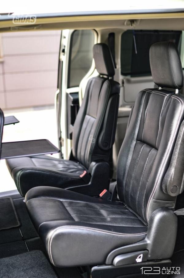 Balts Lancia Voyager 2013 Kretinga, ar dzinēja tilpumu 2.80 L un nobraukumu 237 tūkst. km par 6850 €, foto 10 vietnē AUTOMOTO.COM.LV