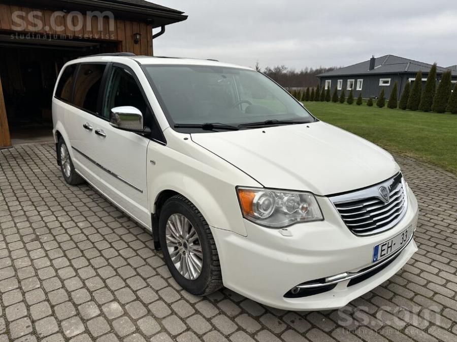 Белый Лянча Voyager 2013 в Талси, объемом двигателя 2.80 л и пробегом 270 тыс. км за 11200 €, фото 20 на AUTOMOTO.COM.LV