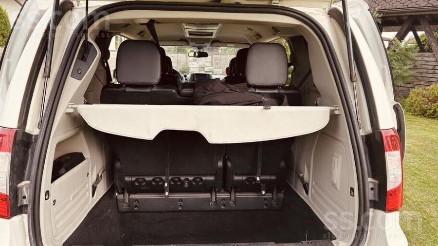 Balts Lancia Voyager 2013 Rīga, ar dzinēja tilpumu 2.80 L un nobraukumu 195 tūkst. km par 8700 €, foto 6 vietnē AUTOMOTO.COM.LV