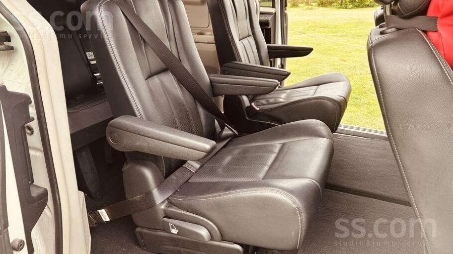 Balts Lancia Voyager 2013 Rīga, ar dzinēja tilpumu 2.80 L un nobraukumu 195 tūkst. km par 8700 €, foto 7 vietnē AUTOMOTO.COM.LV