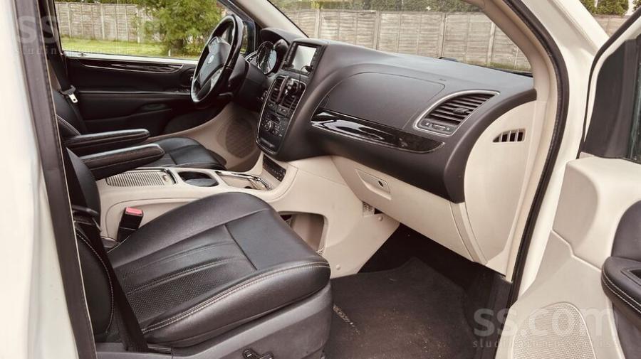 Balts Lancia Voyager 2013 Rīga, ar dzinēja tilpumu 2.80 L un nobraukumu 195 tūkst. km par 8700 €, foto 8 vietnē AUTOMOTO.COM.LV