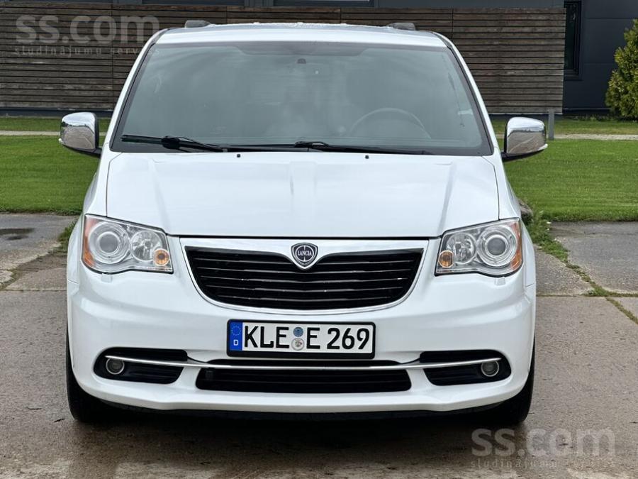 Balts Lancia Voyager 2015 Rīga, ar dzinēja tilpumu 2.80 L un nobraukumu 234 tūkst. km par 9899 €, foto 4 vietnē AUTOMOTO.COM.LV