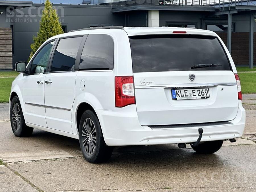 Balts Lancia Voyager 2015 Rīga, ar dzinēja tilpumu 2.80 L un nobraukumu 234 tūkst. km par 9899 €, foto 7 vietnē AUTOMOTO.COM.LV