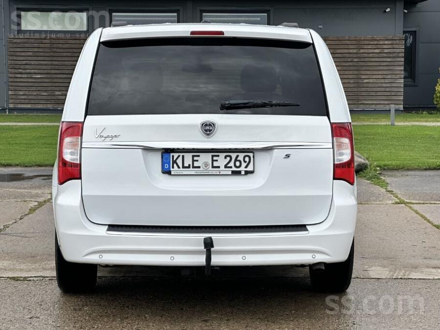 Balts Lancia Voyager 2015 Rīga, ar dzinēja tilpumu 2.80 L un nobraukumu 234 tūkst. km par 9899 €, foto 8 vietnē AUTOMOTO.COM.LV