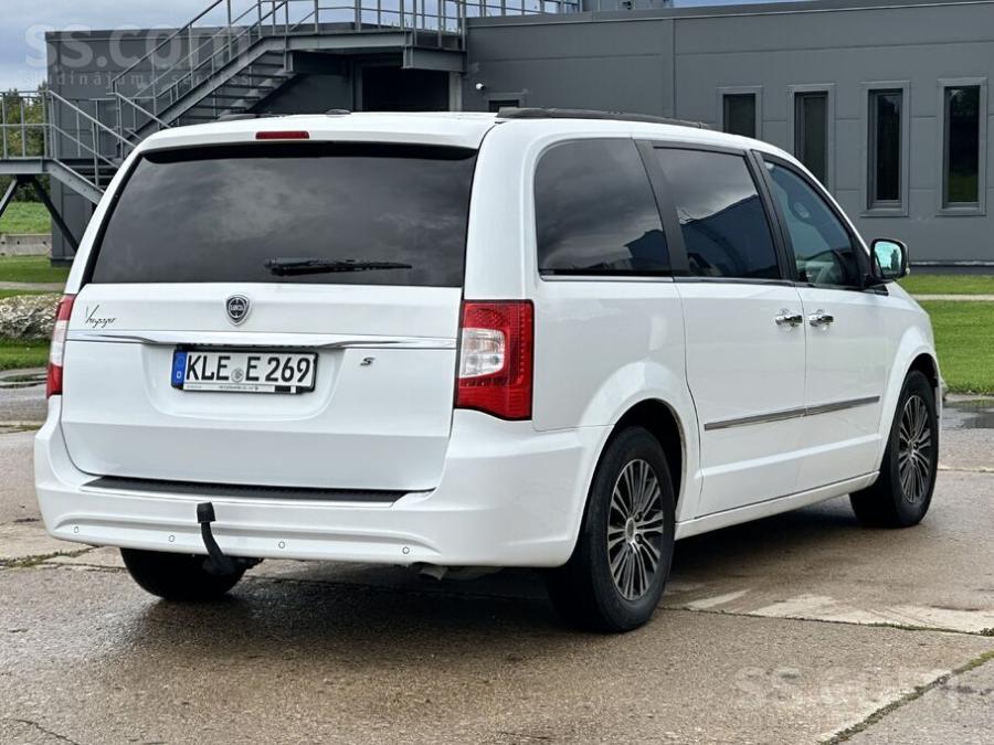 Balts Lancia Voyager 2015 Rīga, ar dzinēja tilpumu 2.80 L un nobraukumu 234 tūkst. km par 9899 €, foto 12 vietnē AUTOMOTO.COM.LV