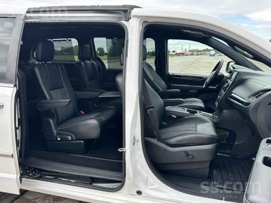 Balts Lancia Voyager 2015 Rīga, ar dzinēja tilpumu 2.80 L un nobraukumu 234 tūkst. km par 9899 €, foto 17 vietnē AUTOMOTO.COM.LV