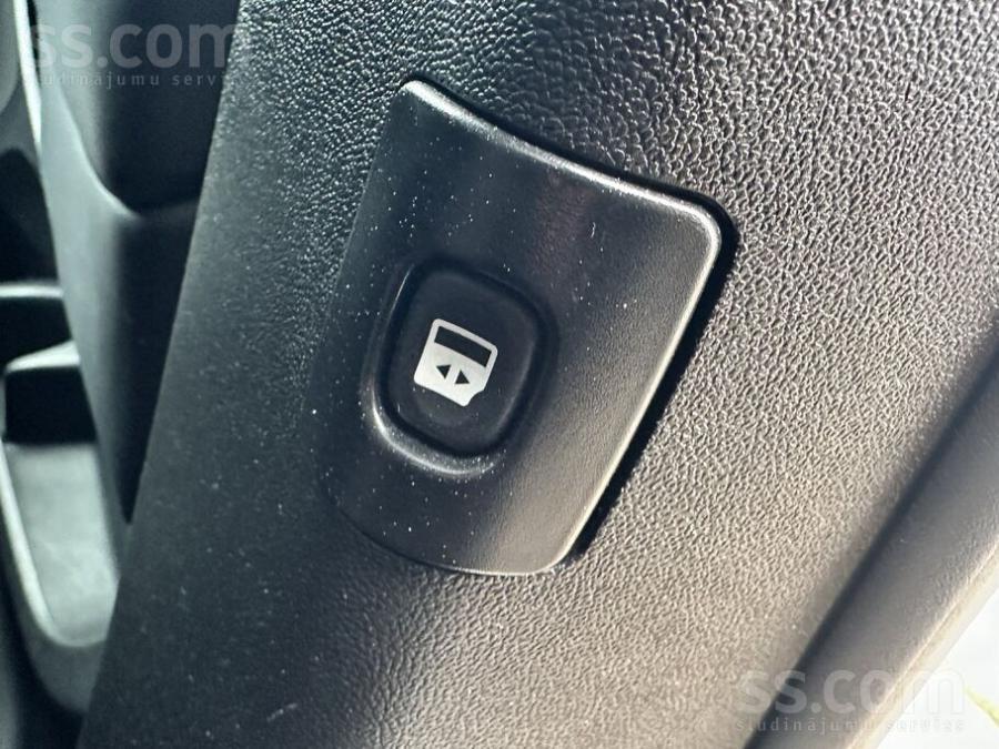 Balts Lancia Voyager 2015 Rīga, ar dzinēja tilpumu 2.80 L un nobraukumu 234 tūkst. km par 9899 €, foto 19 vietnē AUTOMOTO.COM.LV