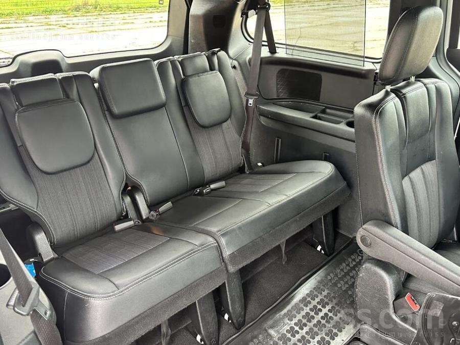 Balts Lancia Voyager 2015 Rīga, ar dzinēja tilpumu 2.80 L un nobraukumu 234 tūkst. km par 9899 €, foto 21 vietnē AUTOMOTO.COM.LV