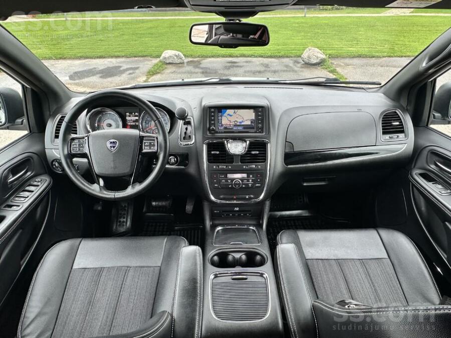 Balts Lancia Voyager 2015 Rīga, ar dzinēja tilpumu 2.80 L un nobraukumu 234 tūkst. km par 9899 €, foto 27 vietnē AUTOMOTO.COM.LV