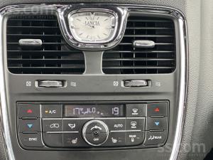 Balts Lancia Voyager 2015 Rīga, ar dzinēja tilpumu 2.80 L un nobraukumu 234 tūkst. km par 9899 €, foto 28 vietnē AUTOMOTO.COM.LV
