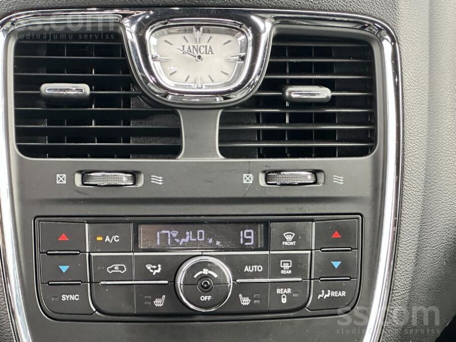 Balts Lancia Voyager 2015 Rīga, ar dzinēja tilpumu 2.80 L un nobraukumu 234 tūkst. km par 9899 €, foto 28 vietnē AUTOMOTO.COM.LV