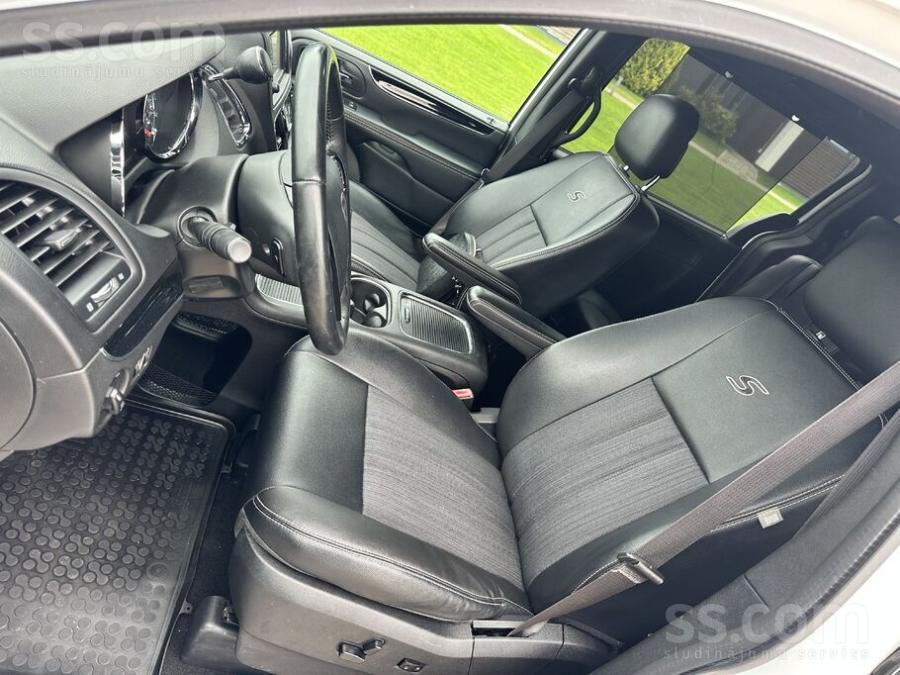 Balts Lancia Voyager 2015 Rīga, ar dzinēja tilpumu 2.80 L un nobraukumu 234 tūkst. km par 9899 €, foto 32 vietnē AUTOMOTO.COM.LV
