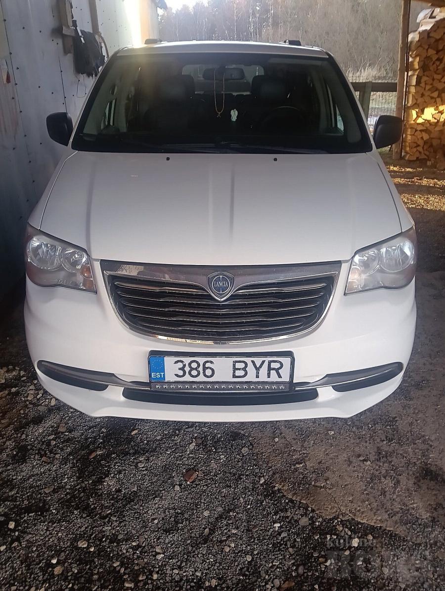 Balts Lancia Voyager 2012 Kilingi-Nemme, ar dzinēja tilpumu 3.60 L un nobraukumu 229 tūkst. km par 8000 €, foto 1 vietnē AUTOMOTO.COM.LV