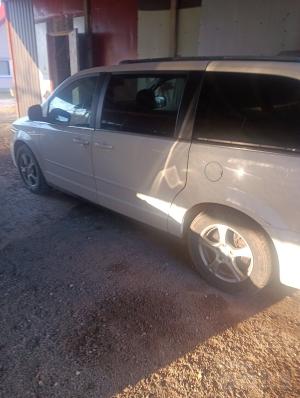 Balts Lancia Voyager 2012 Kilingi-Nemme, ar dzinēja tilpumu 3.60 L un nobraukumu 229 tūkst. km par 8000 €, foto 4 vietnē AUTOMOTO.COM.LV