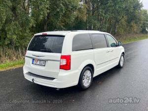 Белый Лянча Voyager 2013 в Таллин, объемом двигателя 2.80 л и пробегом 285 тыс. км за 4999 €, фото 4 на AUTOMOTO.COM.LV