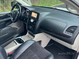 Белый Лянча Voyager 2013 в Таллин, объемом двигателя 2.80 л и пробегом 285 тыс. км за 4999 €, фото 9 на AUTOMOTO.COM.LV