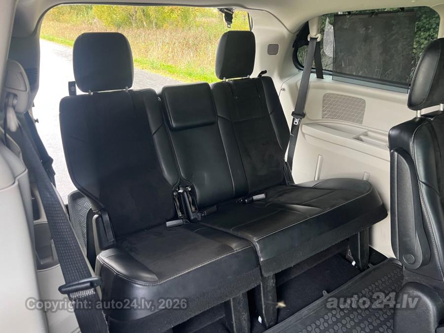 Белый Лянча Voyager 2013 в Таллин, объемом двигателя 2.80 л и пробегом 285 тыс. км за 4999 €, фото 11 на AUTOMOTO.COM.LV