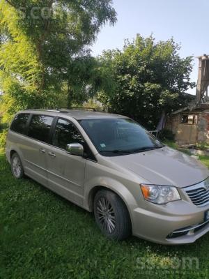 Yellow Lancia Voyager 2014 in Liepaja, with an engine capacity of 2.80 L and mileage of 186 thousand km for 9300 €, photo  on AUTOMOTO.COM.LV