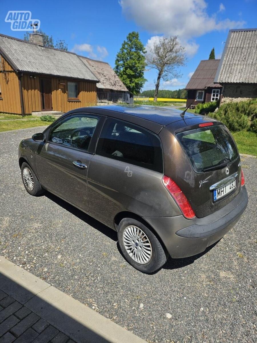 Grey Lancia Ypsilon 2006 in Kretinga, with an engine capacity of 1.30 L and mileage of 210 thousand km for 1250 €, photo 9 on AUTOMOTO.COM.LV