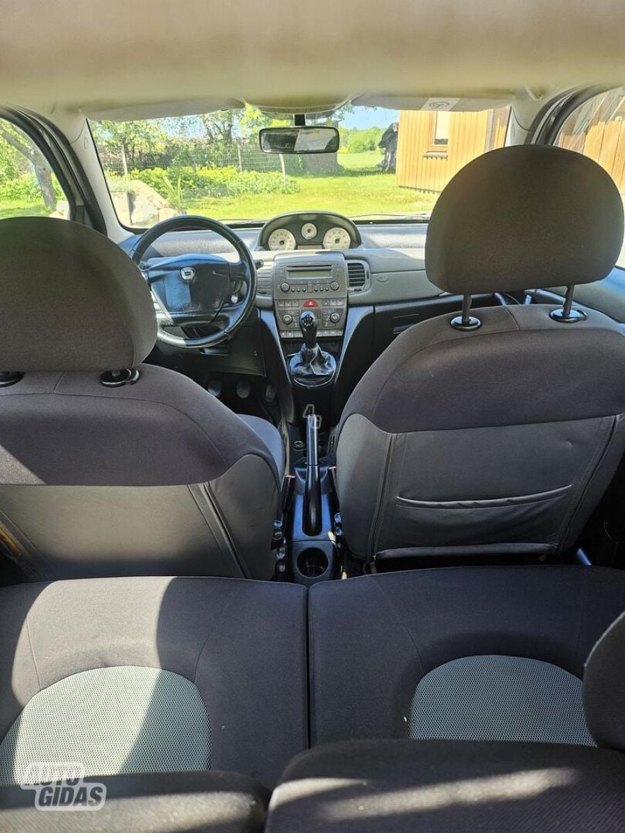 Grey Lancia Ypsilon 2006 in Kretinga, with an engine capacity of 1.30 L and mileage of 210 thousand km for 1250 €, photo 14 on AUTOMOTO.COM.LV