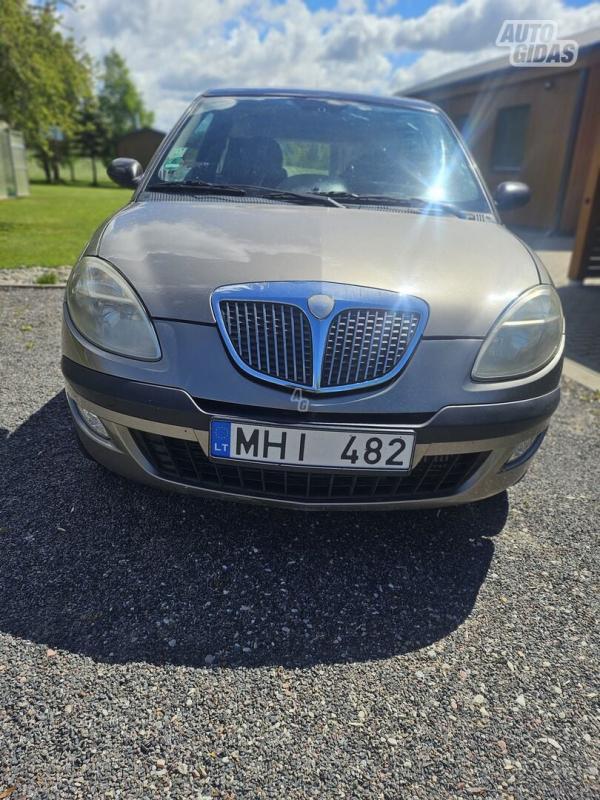 Pelēks Lancia Ypsilon 2006 Kretinga, ar dzinēja tilpumu 1.30 L un nobraukumu 210 tūkst. km par 1250 €, foto 1 vietnē AUTOMOTO.COM.LV