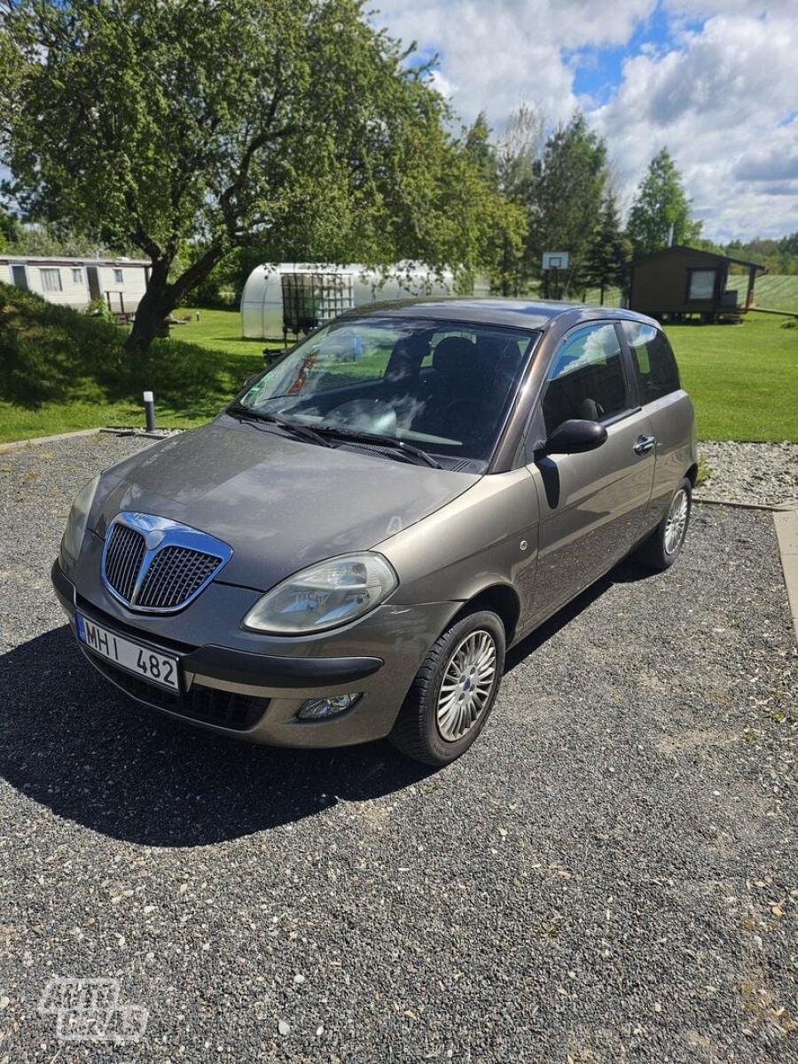 Pelēks Lancia Ypsilon 2006 Kretinga, ar dzinēja tilpumu 1.30 L un nobraukumu 210 tūkst. km par 1250 €, foto 3 vietnē AUTOMOTO.COM.LV