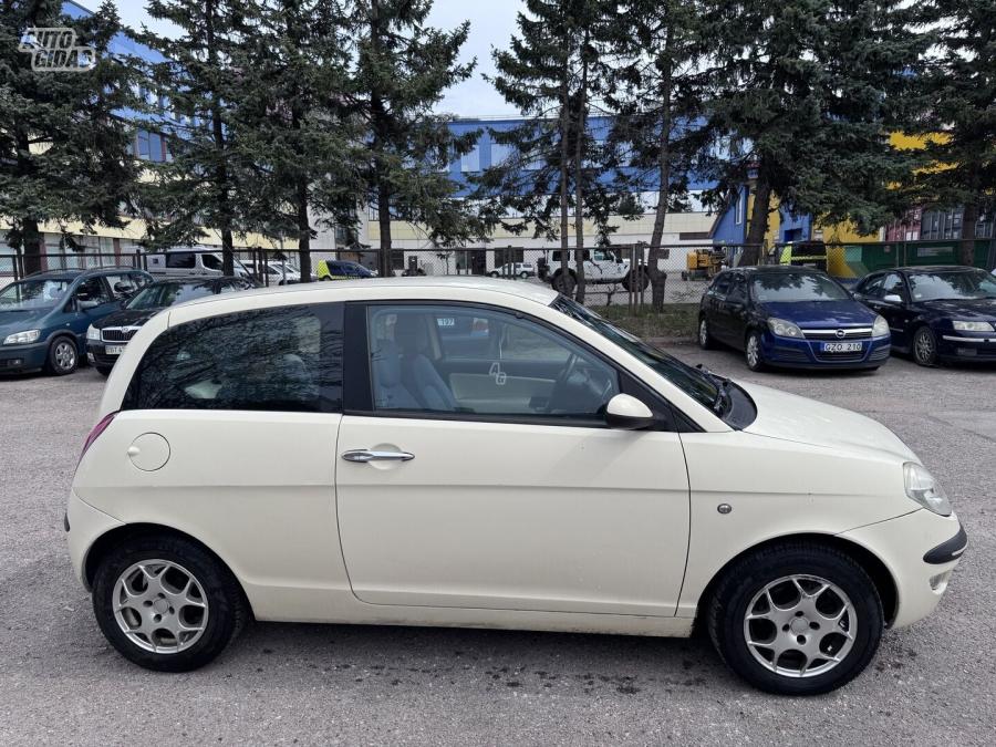Lancia Ypsilon 2004 in Klaipeda, with an engine capacity of 1.30 L and mileage of 297 thousand km for 1450 €, photo 5 on AUTOMOTO.COM.LV