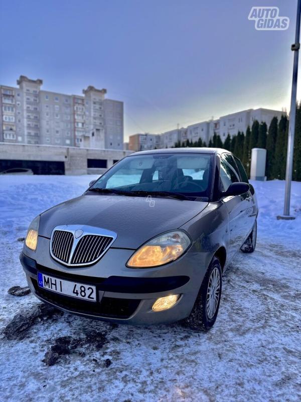 Lancia Ypsilon 2006 Vievis, ar dzinēja tilpumu 1.20 L un nobraukumu 210 tūkst. km par 840 €, foto 2 vietnē AUTOMOTO.COM.LV