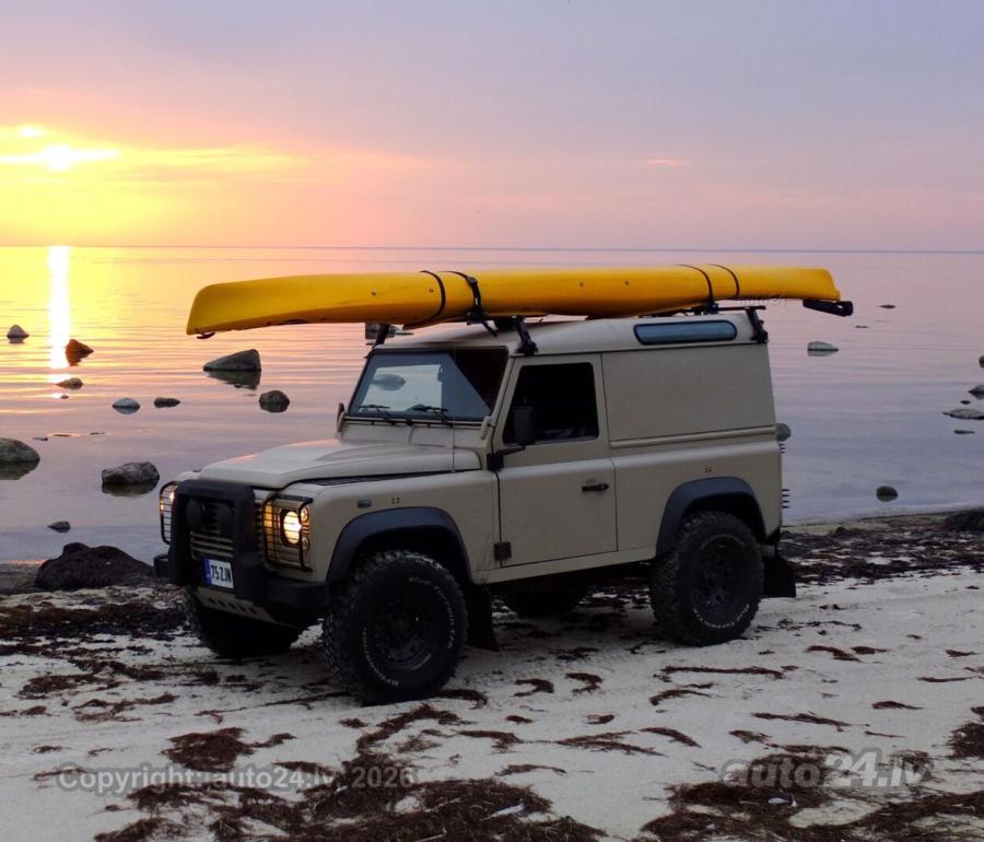 Beige Land Rover Defender 2007 in Tallinn, with an engine capacity of 2.40 L and mileage of 250 thousand km for 22000 €, photo 1 on AUTOMOTO.COM.LV