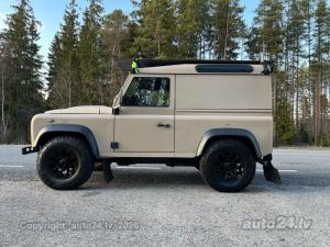 Beige Land Rover Defender 2007 in Tallinn, with an engine capacity of 2.40 L and mileage of 250 thousand km for 22000 €, photo 5 on AUTOMOTO.COM.LV