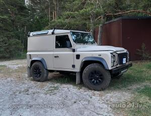 Beige Land Rover Defender 2007 in Tallinn, with an engine capacity of 2.40 L and mileage of 250 thousand km for 22000 €, photo 7 on AUTOMOTO.COM.LV