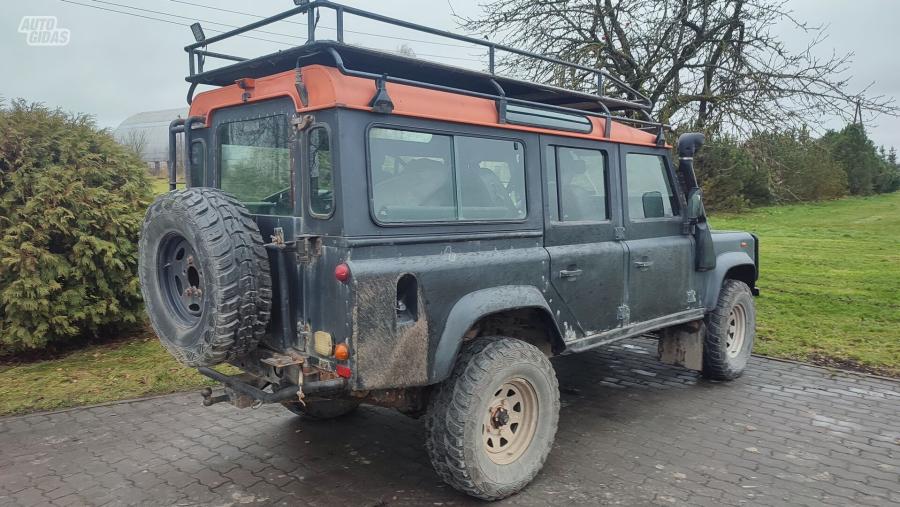 Melns Land Rover Defender 2000 Kauņa, ar dzinēja tilpumu 2.50 L un nobraukumu 220 tūkst. km par 12000 €, foto 2 vietnē AUTOMOTO.COM.LV