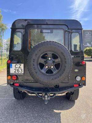 Melns Land Rover Defender 2005 Rīga, ar dzinēja tilpumu 2.50 L un nobraukumu 250 tūkst. km par 32000 €, foto 9 vietnē AUTOMOTO.COM.LV
