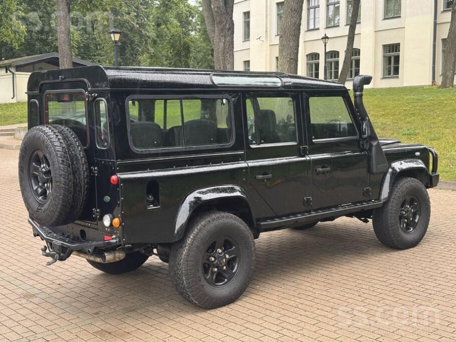 Melns Land Rover Defender 2005 Rīga, ar dzinēja tilpumu 2.50 L un nobraukumu 250 tūkst. km par 29500 €, foto 5 vietnē AUTOMOTO.COM.LV