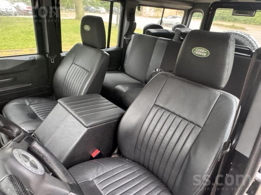 Melns Land Rover Defender 2005 Rīga, ar dzinēja tilpumu 2.50 L un nobraukumu 250 tūkst. km par 29500 €, foto 7 vietnē AUTOMOTO.COM.LV