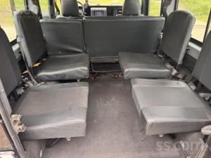 Melns Land Rover Defender 2005 Rīga, ar dzinēja tilpumu 2.50 L un nobraukumu 250 tūkst. km par 29500 €, foto 8 vietnē AUTOMOTO.COM.LV
