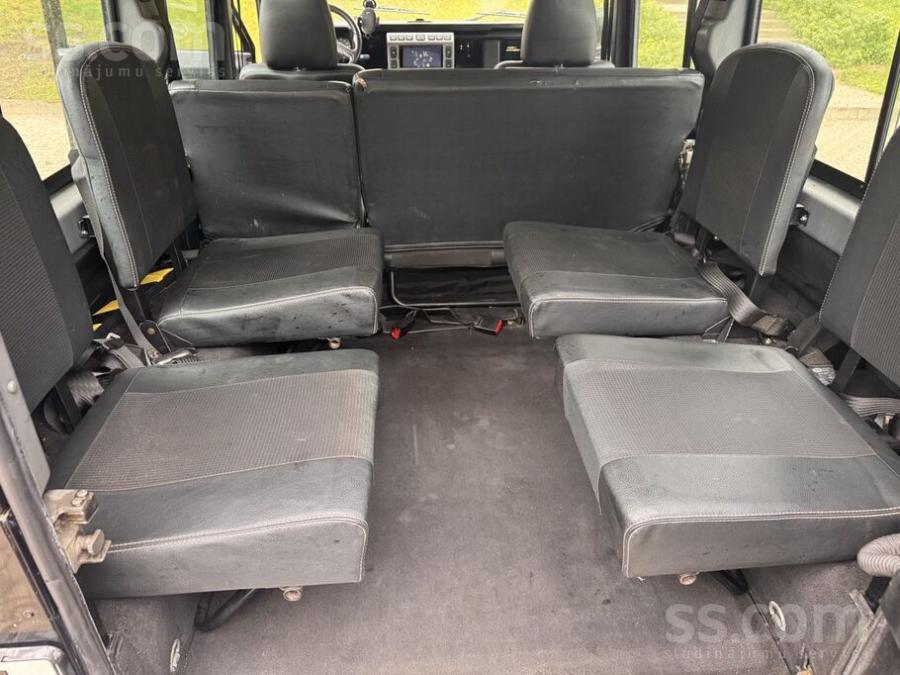Melns Land Rover Defender 2005 Rīga, ar dzinēja tilpumu 2.50 L un nobraukumu 250 tūkst. km par 29500 €, foto 8 vietnē AUTOMOTO.COM.LV