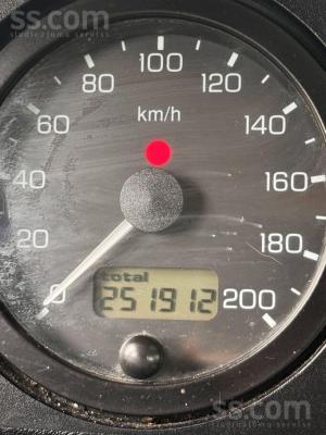 Melns Land Rover Defender 2005 Rīga, ar dzinēja tilpumu 2.50 L un nobraukumu 250 tūkst. km par 29500 €, foto 10 vietnē AUTOMOTO.COM.LV